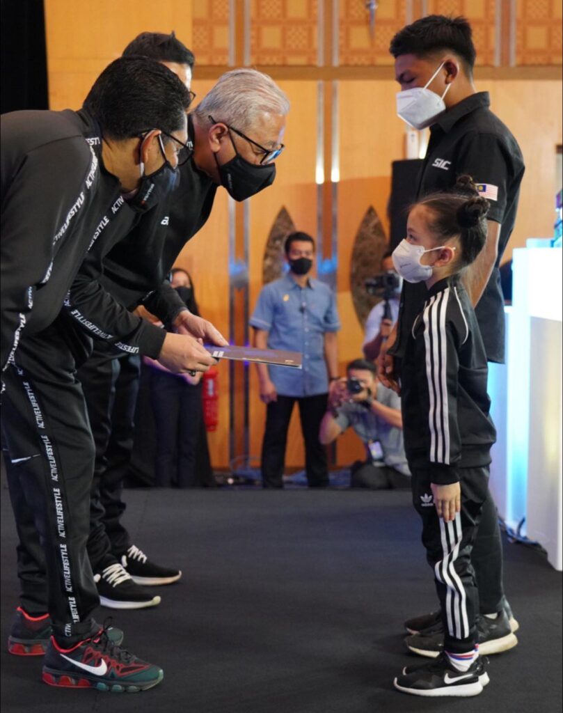 Meraikan Usaha dan Kejayaan Budayakan Sukan dan Riadah - RAKAN Sarawak