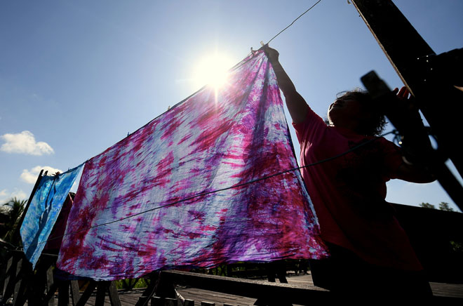 Batik Linut: Harnessing the Fruit of Craft Innovation - RAKAN Sarawak